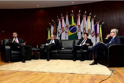 Arbitragem amplia mercado de trabalho para advogados - Migalhas